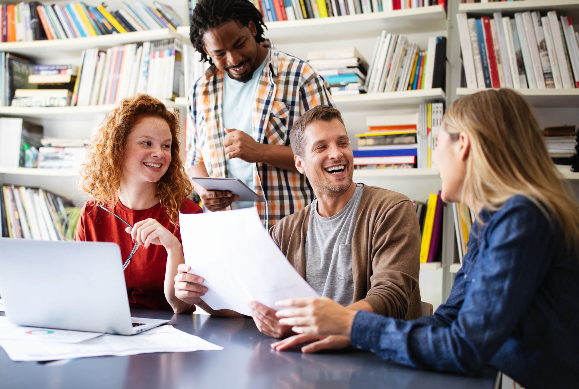 Your Guide to Building a Thriving Culture | Levy Recognition